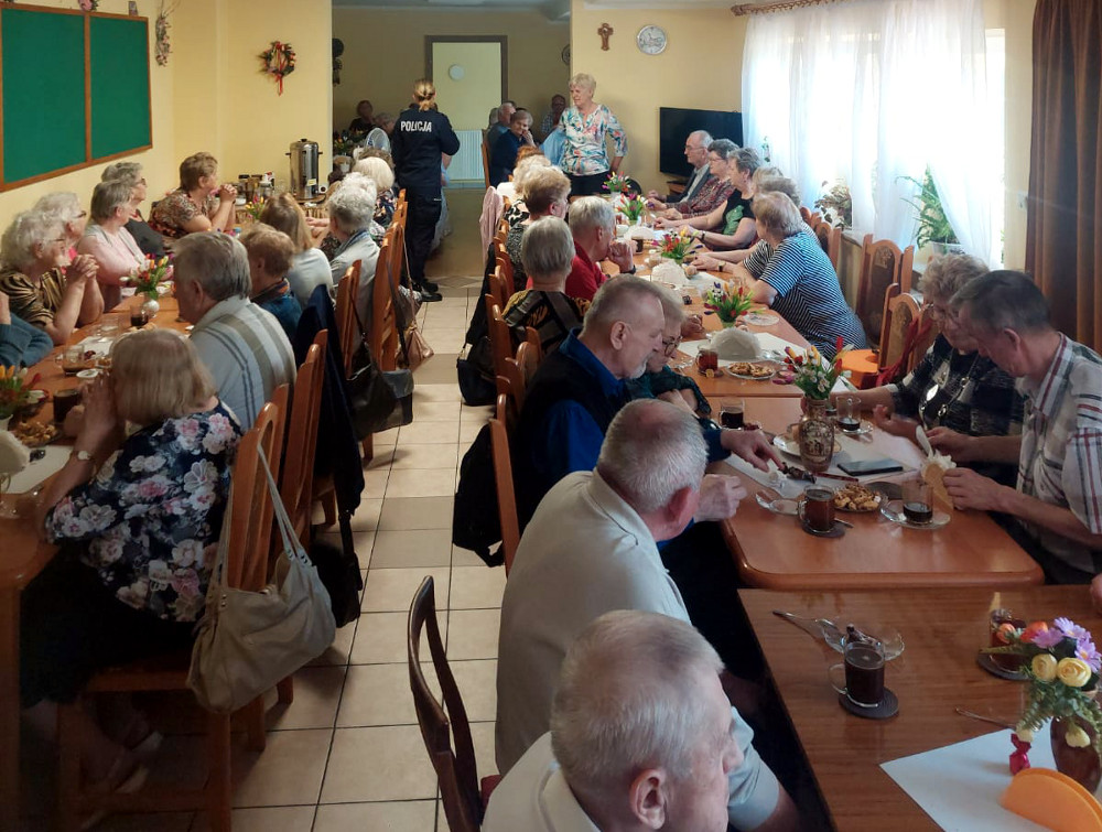 Bezpieczny senior- spotkanie z mińskimi policjantami - Aktualności - KPP w Mińsku Mazowieckim